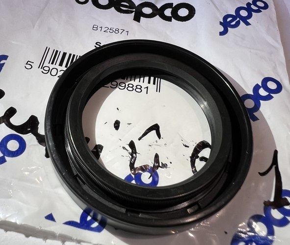 [ОЕМ: AH21815] | Манжета сальник вала AH21815 John Deere - 34.92x50 ...